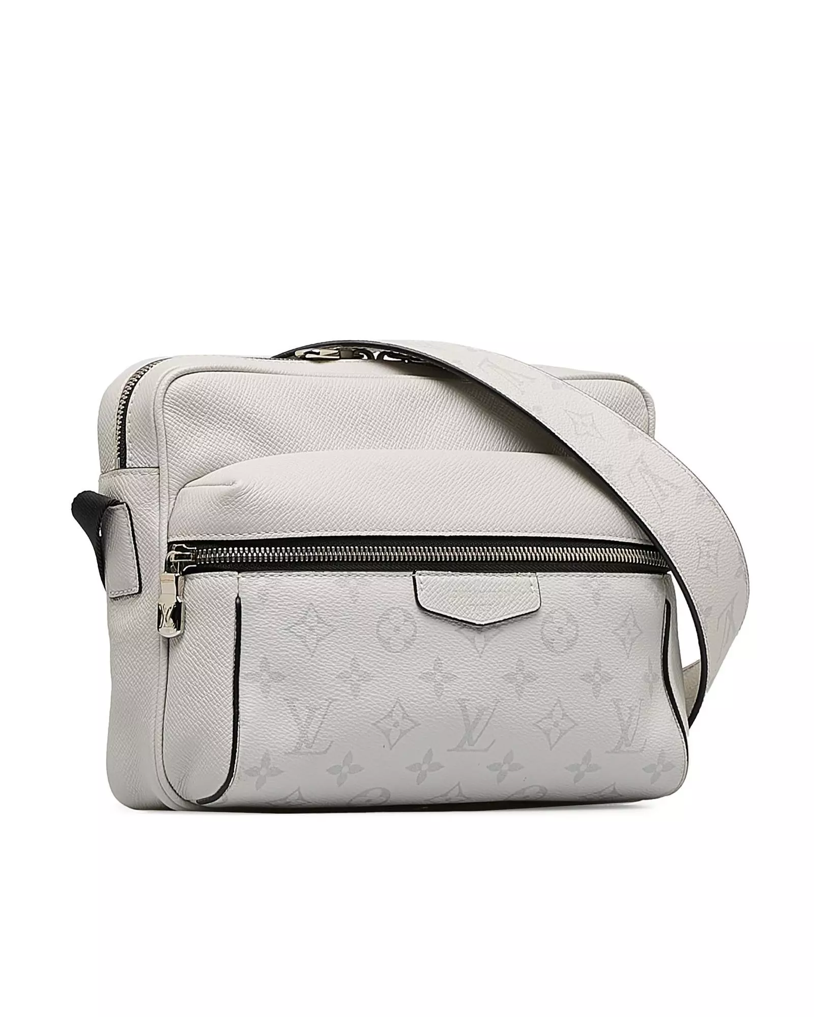 Outdoor messenger bag store